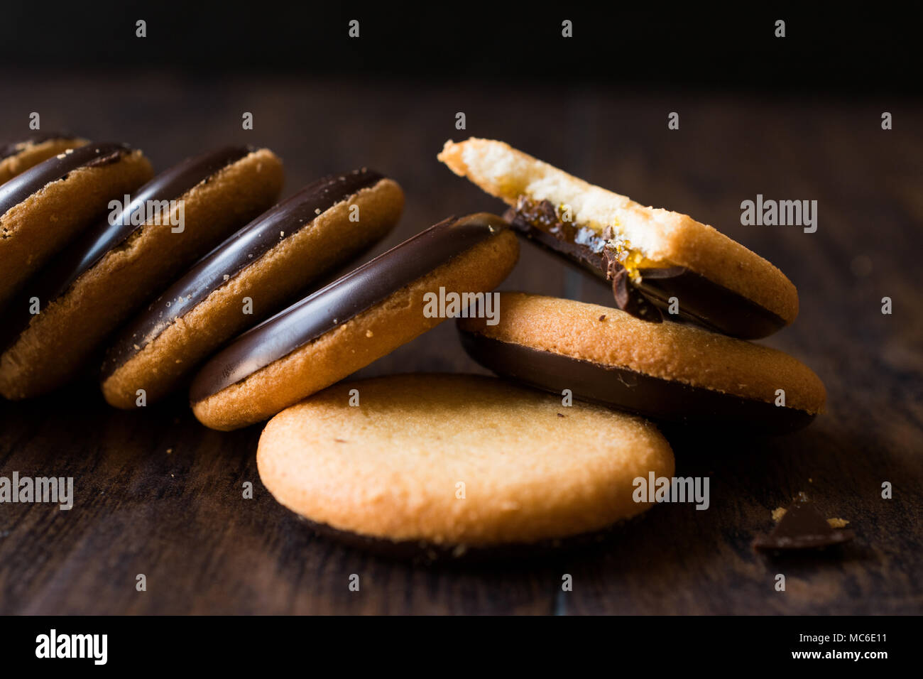 Heart shaped jaffa cake hi-res stock photography and images - Alamy