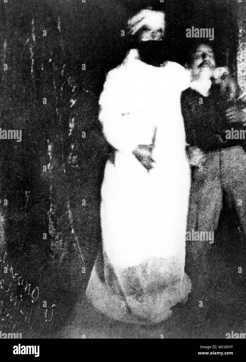 SPIRITS AND MATERIALISATIONS - SPIRIT PHOTO - EGLINGTON The medium ...