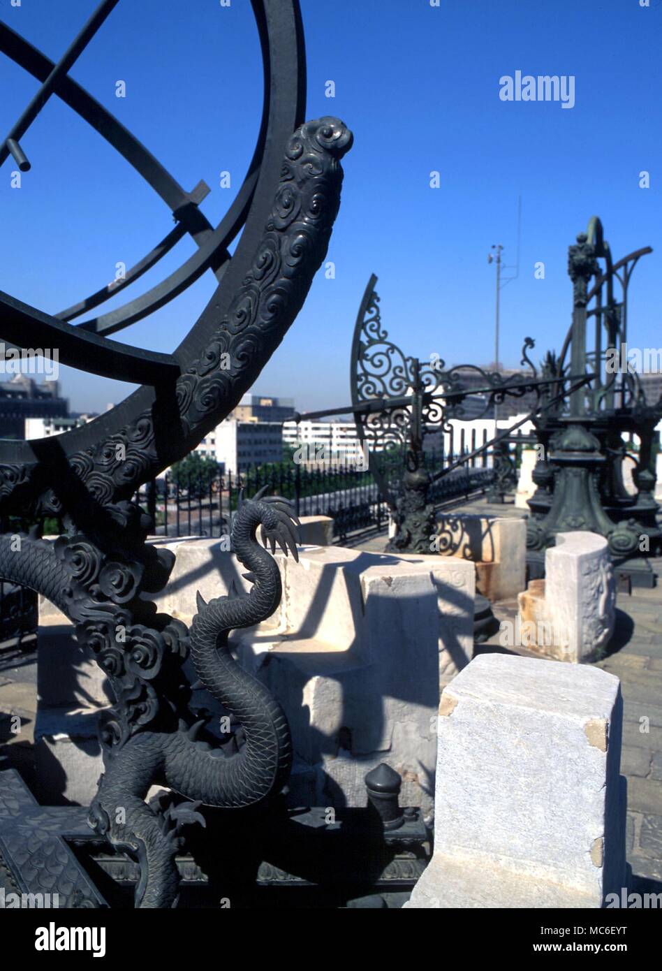Astronomical instruments hi-res stock photography and images - Alamy