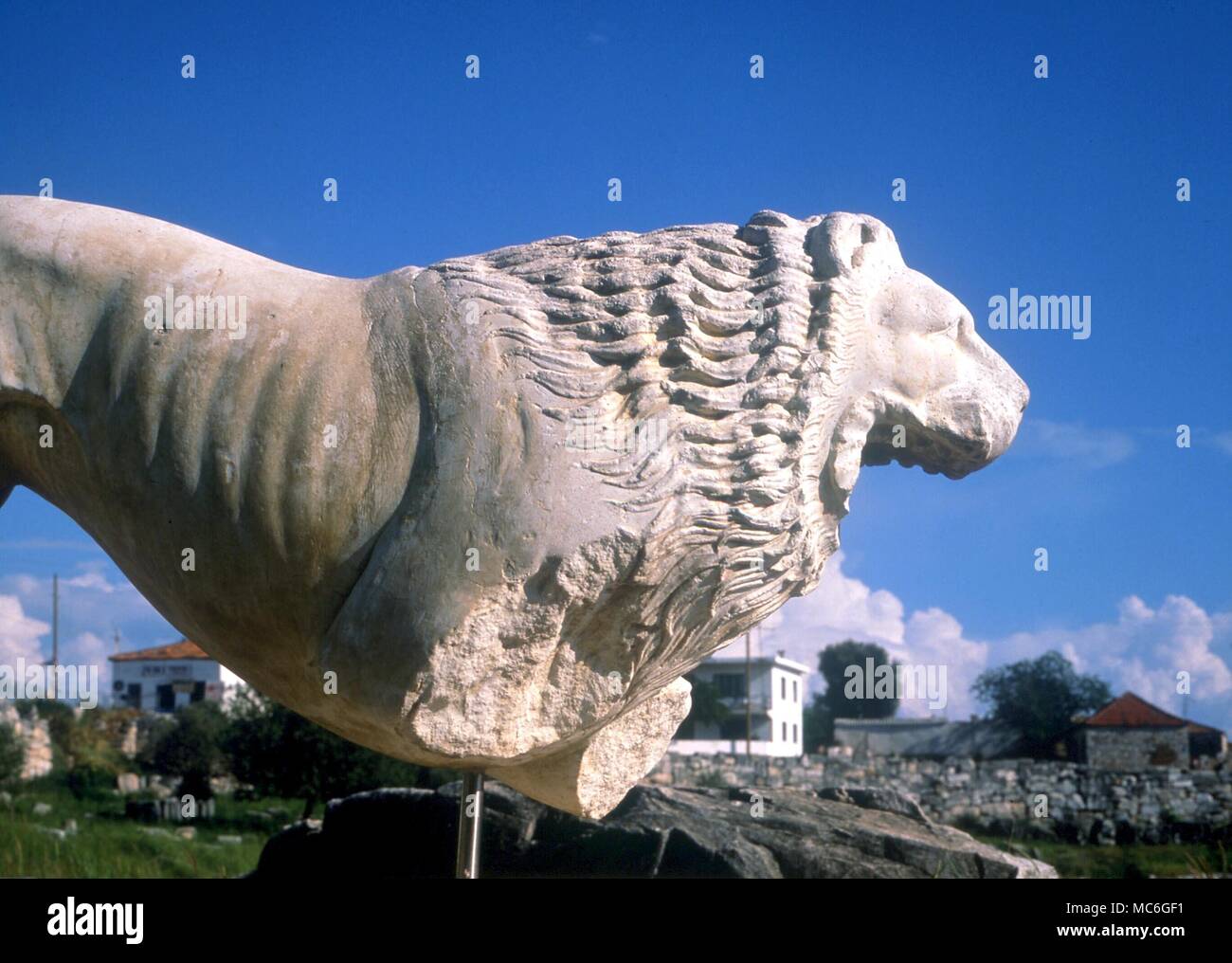 Greek art lion hi-res stock photography and images - Alamy