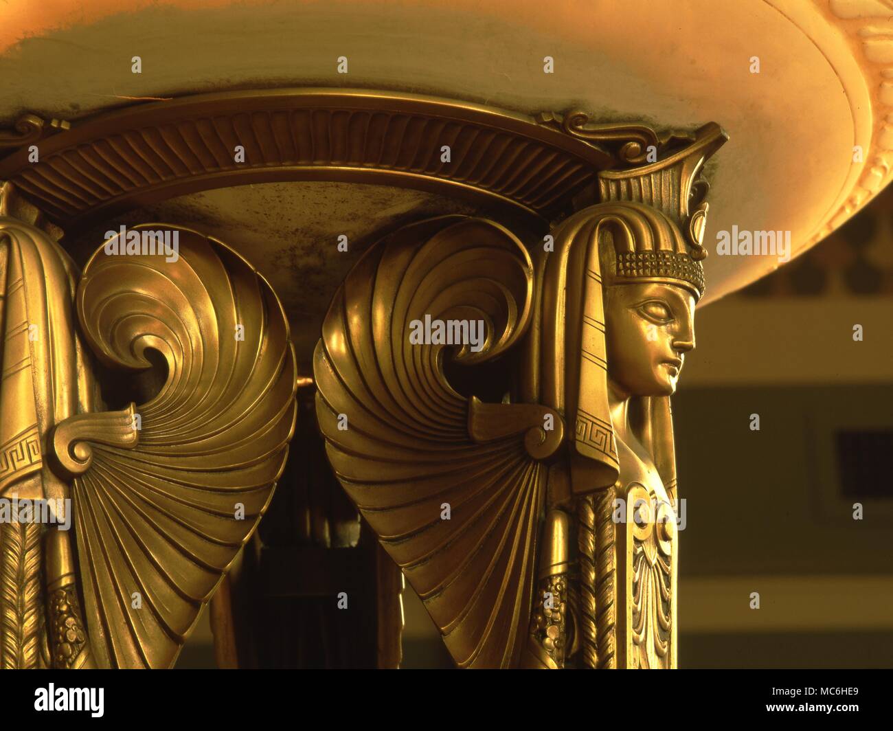 Tripodic hi-res stock photography and images - Alamy