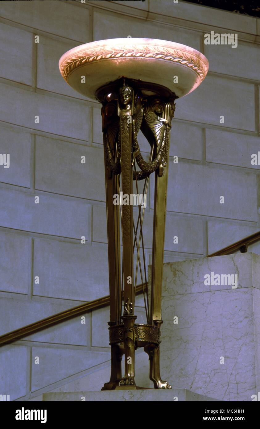 Tripodic hi-res stock photography and images - Alamy