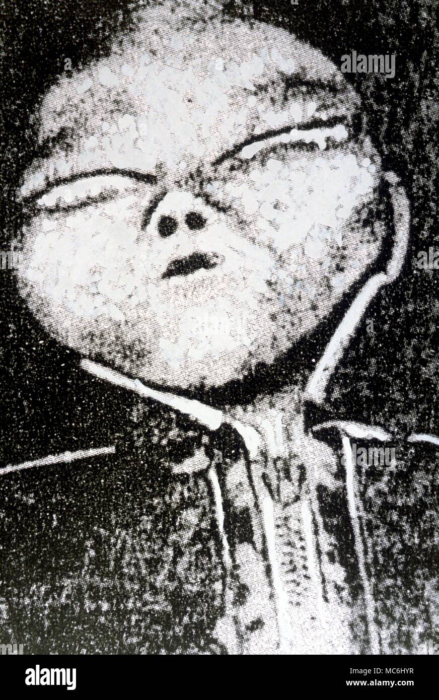 Space Men Long claimed to be a genuine photo of an alien even of the ...