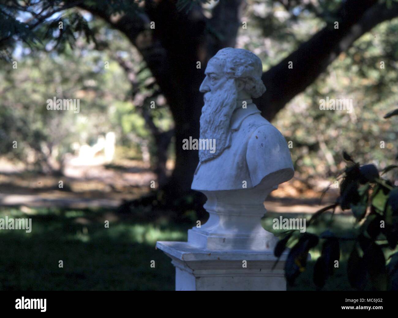 OCCULTISTS - HENRY STEEL OLCOTT. Bust of the Theosophist, Henry Steel ...