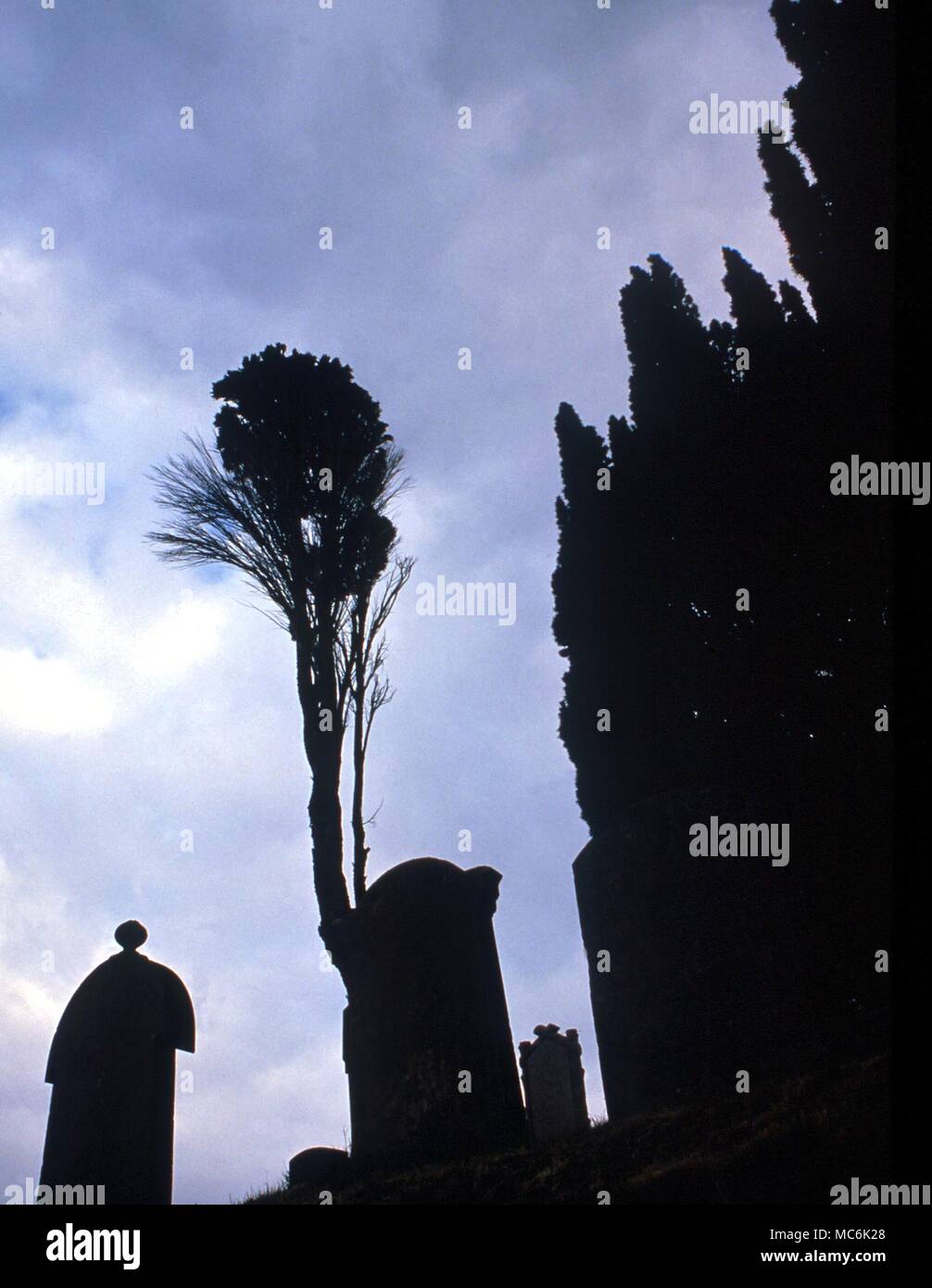 Auldearn graveyard hi-res stock photography and images - Alamy