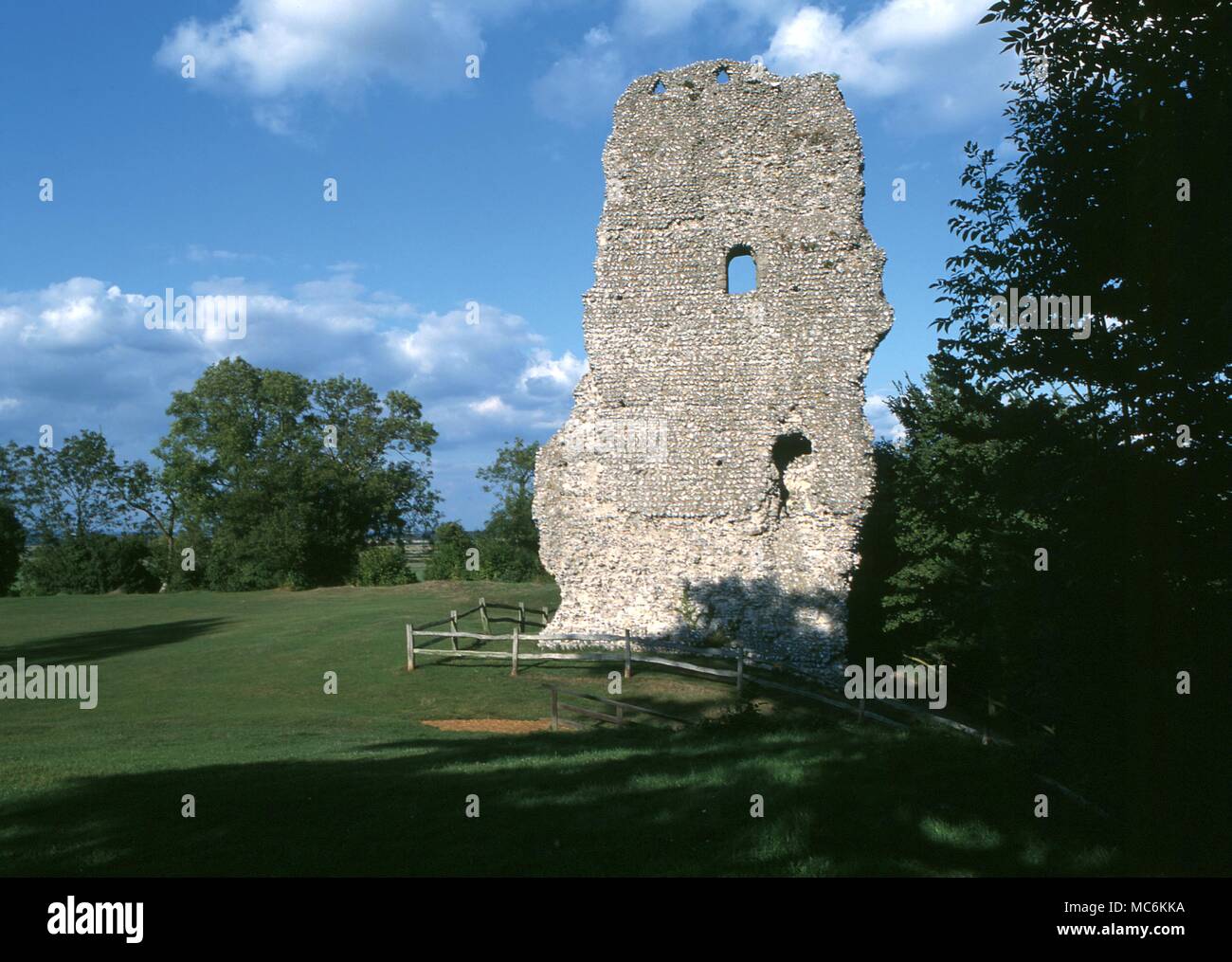 Haunted Places. Bramber Castle, West Sussex where the ghosts of 3 ...