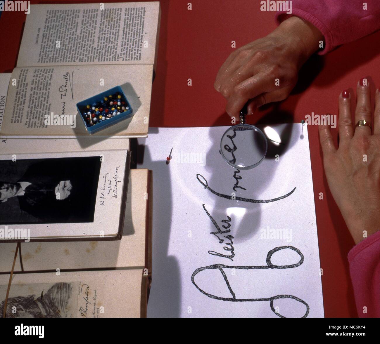 Graphology. Character reading and divination by unique style of ...