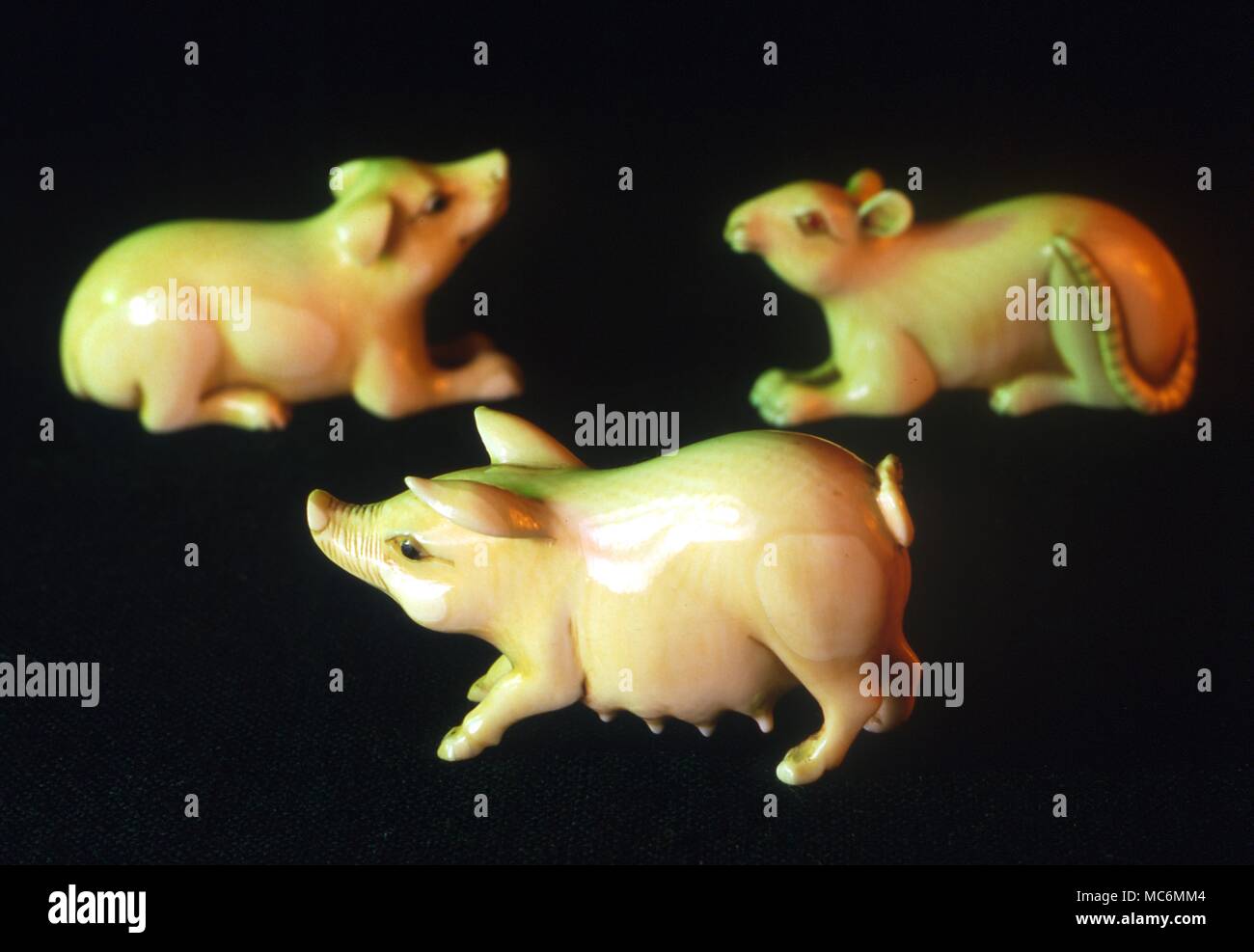 Carved ivory hi-res stock photography and images - Alamy