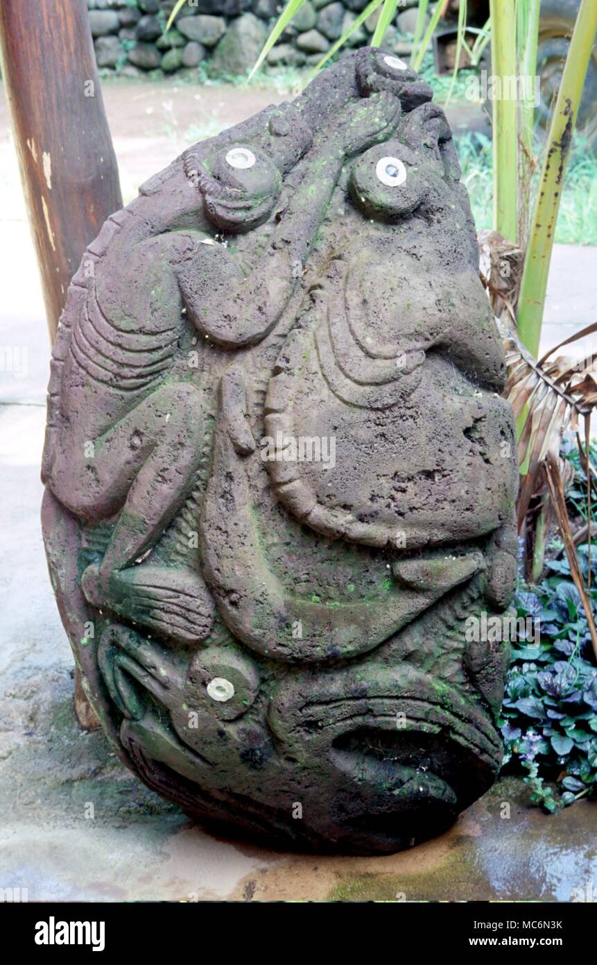 Polynesian god hi-res stock photography and images - Alamy