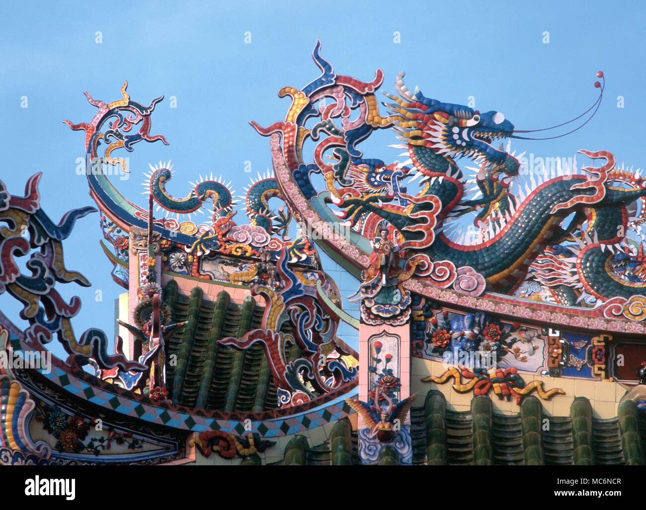 Penang khoo kongsi roof hi-res stock photography and images - Alamy