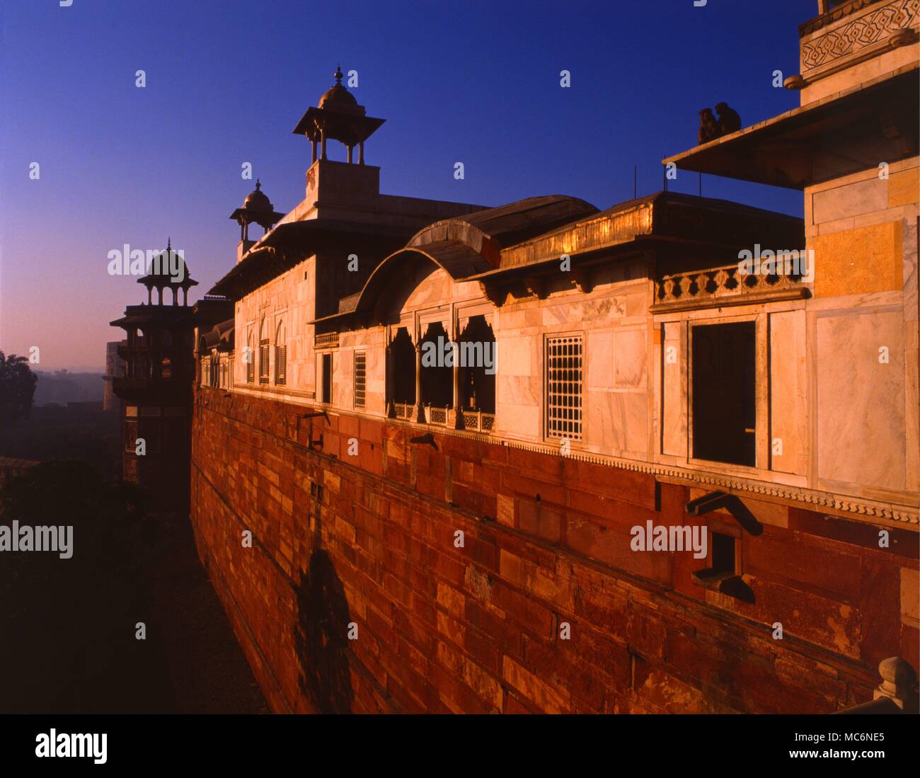 India.1 115. Agra. The Agra Fort, towards sunset Stock Photo - Alamy