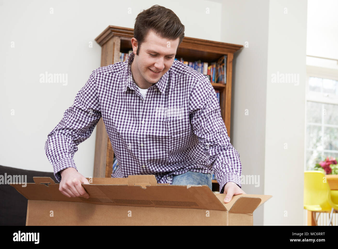 Smart tv on hi-res stock photography and images - Alamy