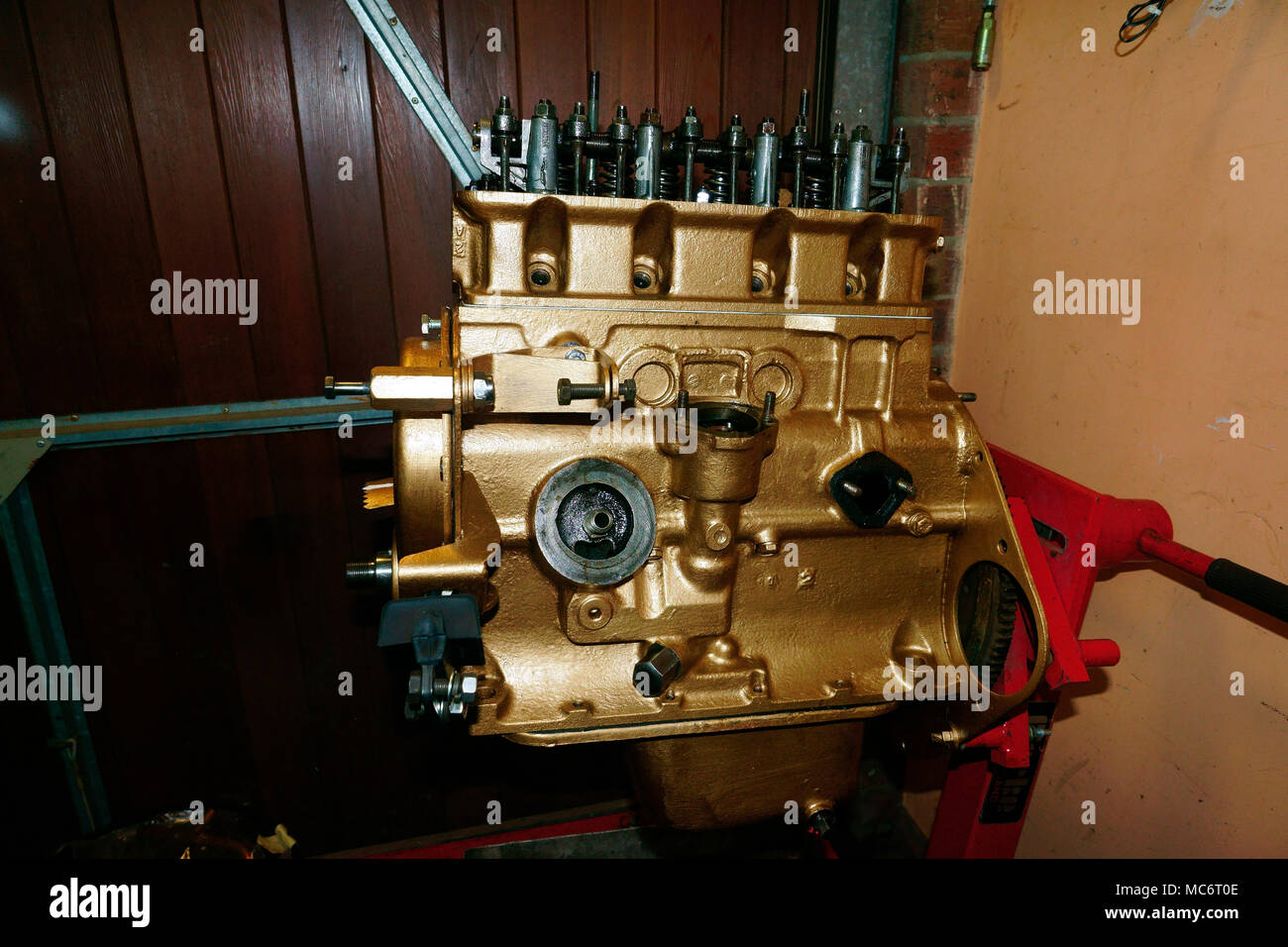 T SPITFIRE MK IV ENGINE RESTORATION FOR MK III Stock Photo - Alamy