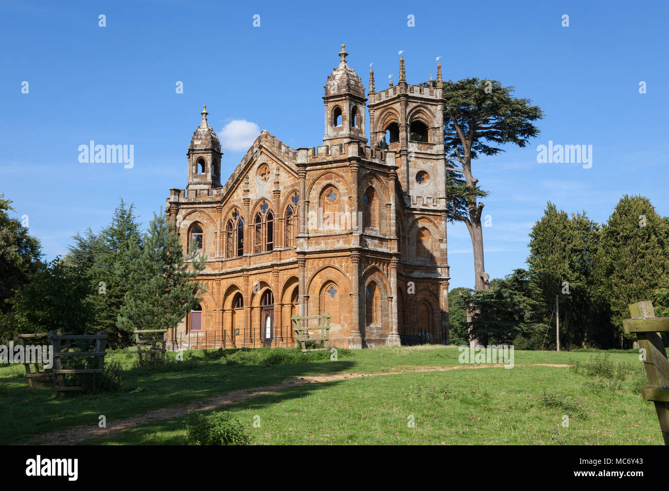 The Gothic Temple, Stowe Landscape Gardens, Stowe House ...
