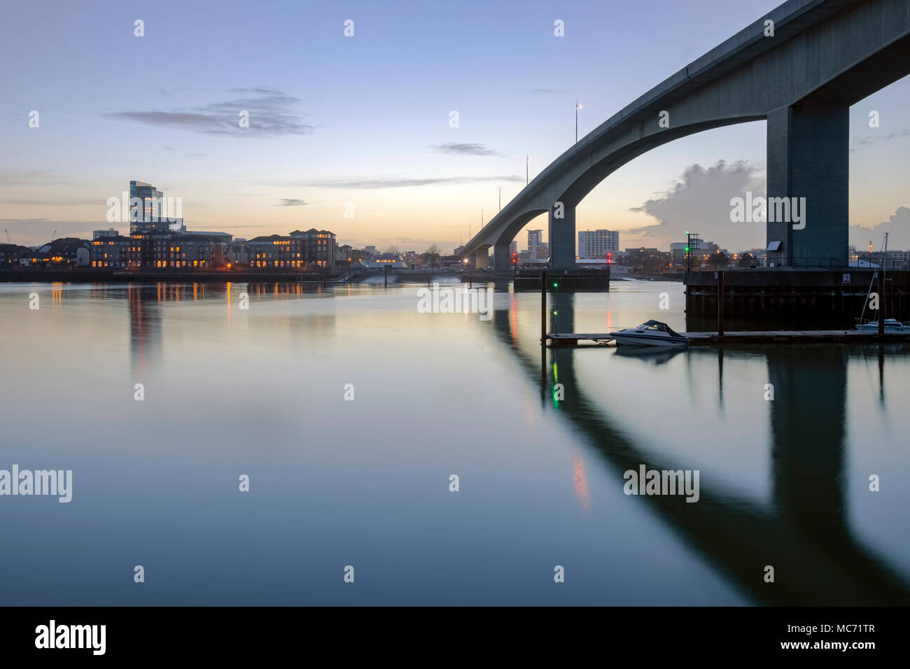 Itchen bridge southampton hi-res stock photography and images - Alamy