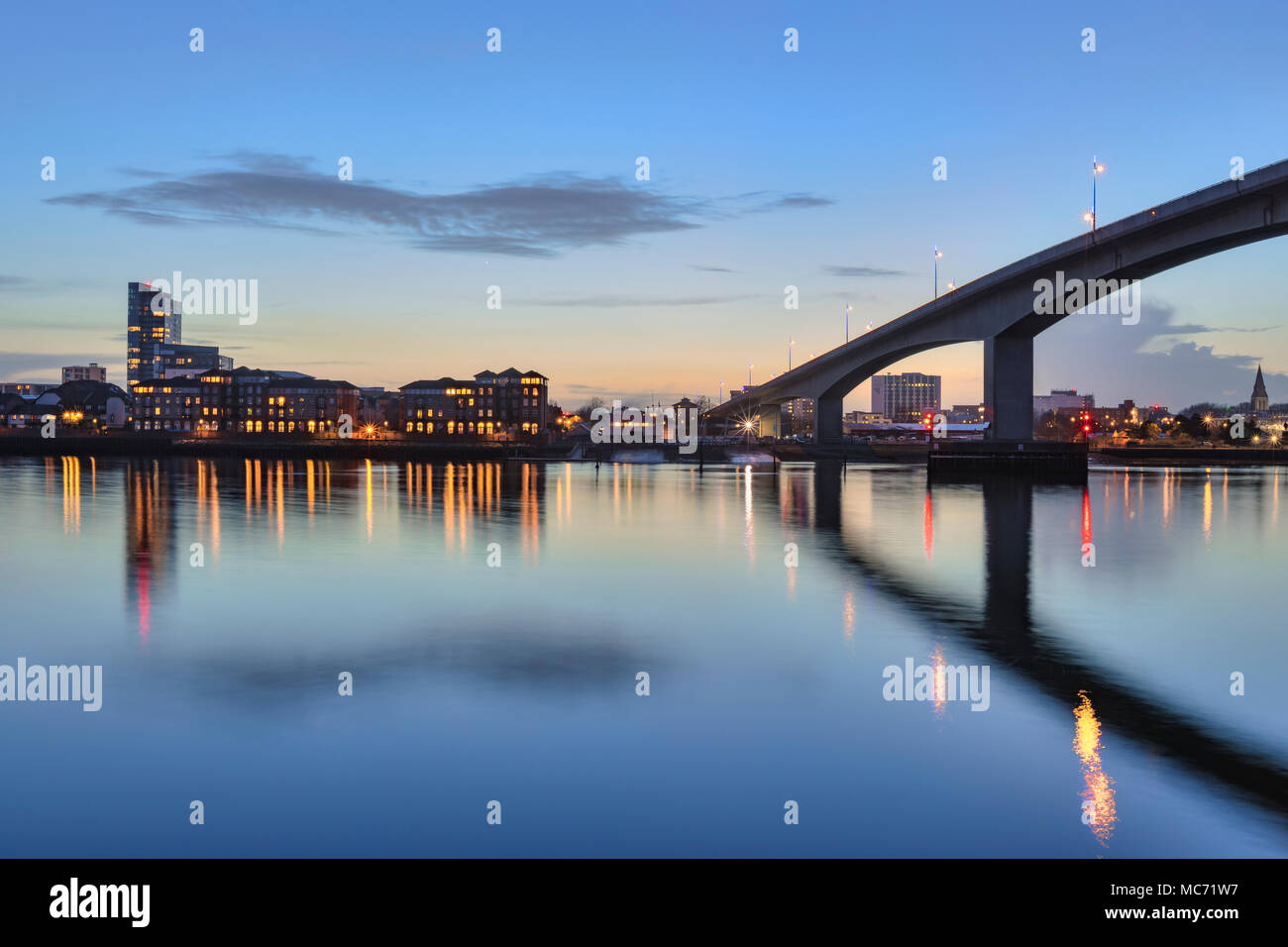 Itchen bridge southampton hi-res stock photography and images - Alamy