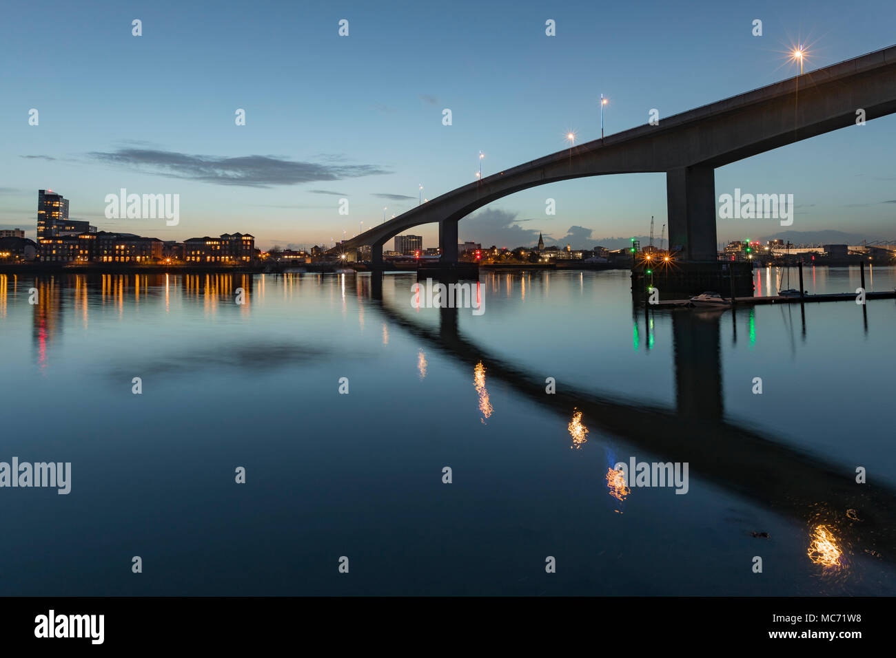 Itchen bridge southampton hi-res stock photography and images - Alamy