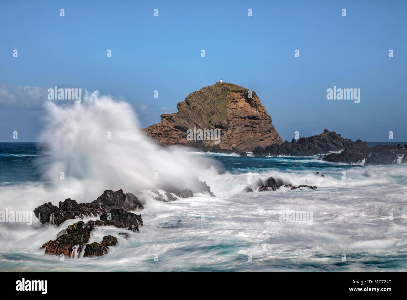 Porto moniz hafen hi-res stock photography and images - Alamy