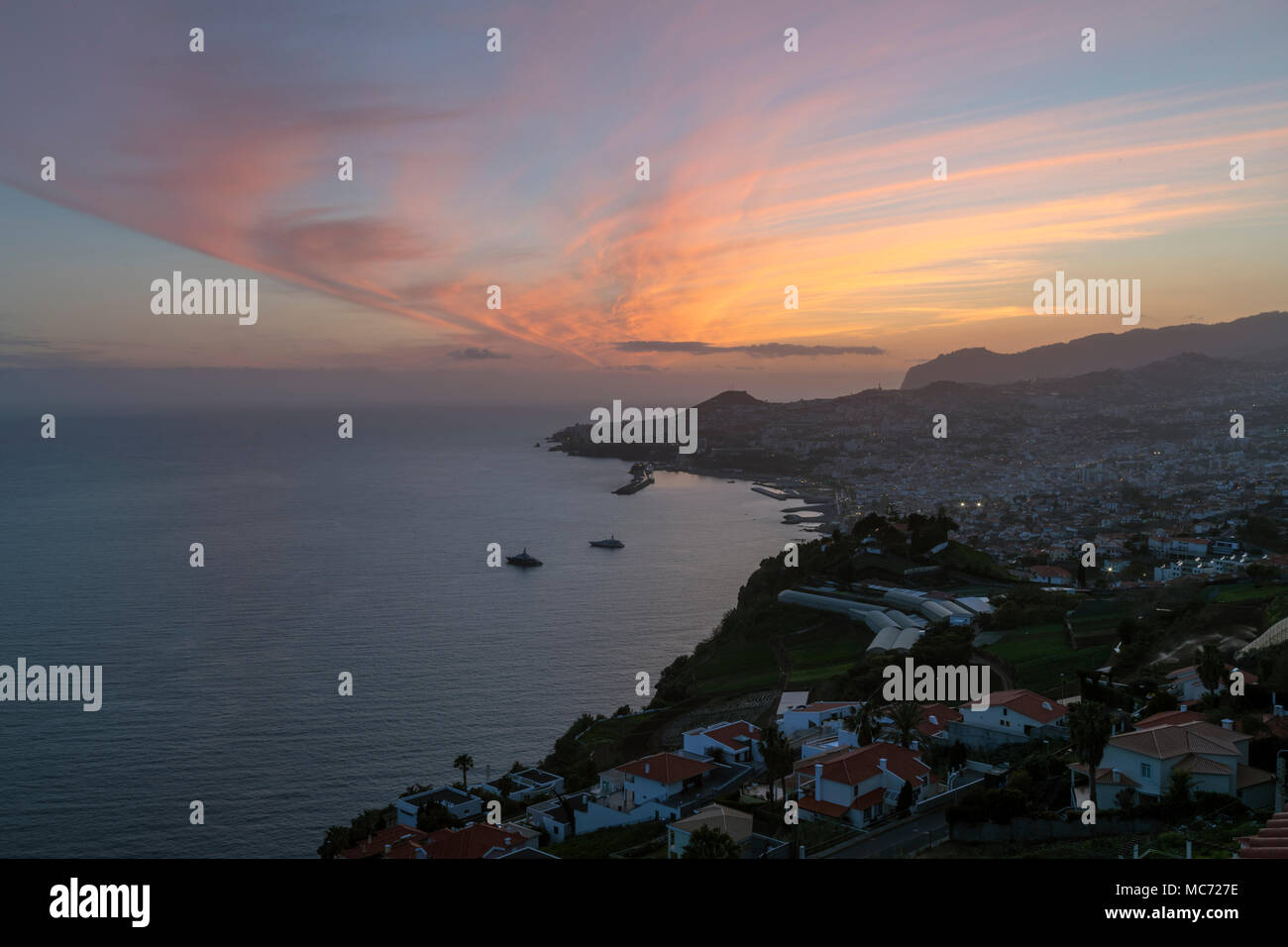 Funchal beach madeira hi-res stock photography and images - Alamy