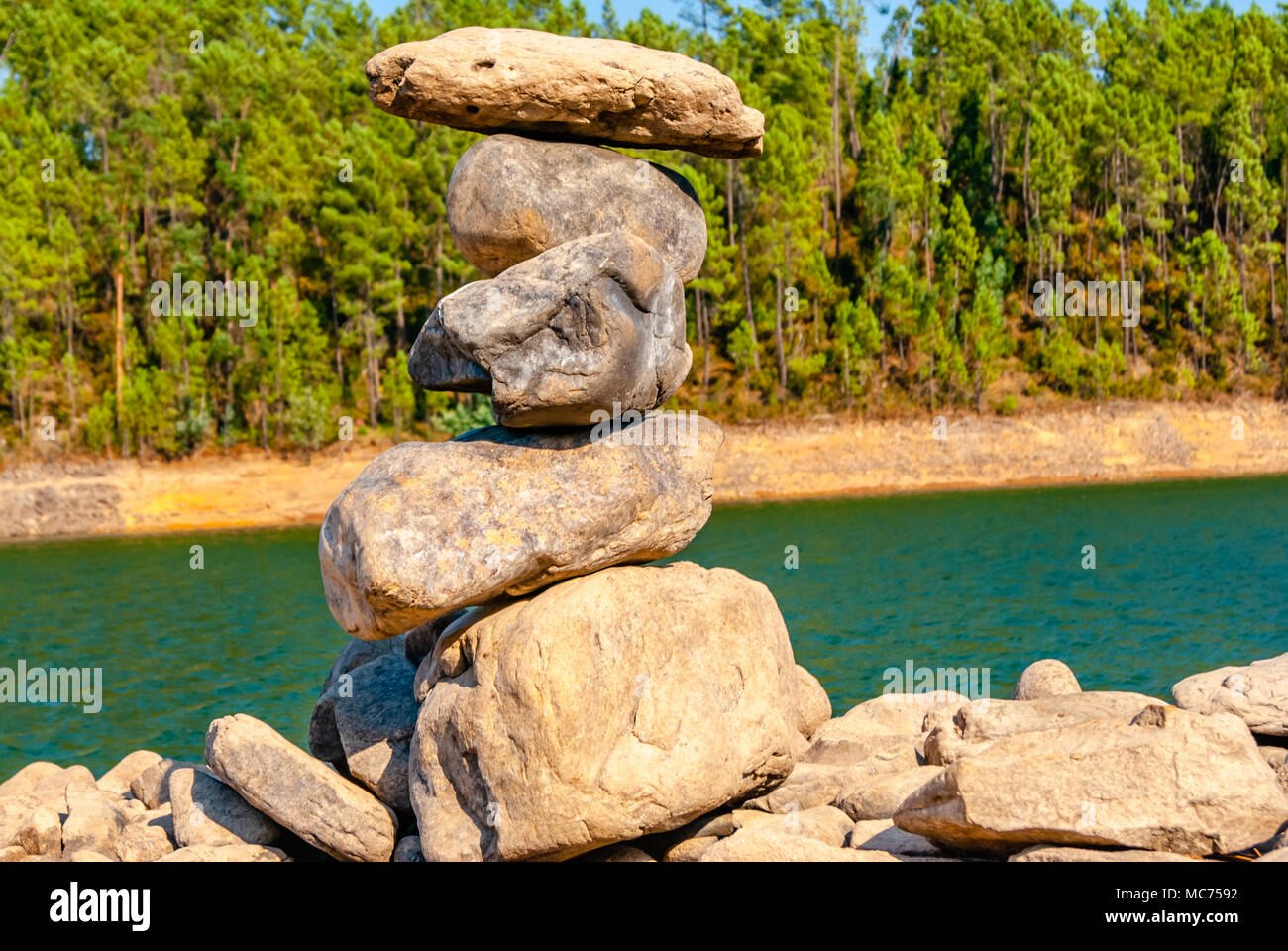 Pyramid stones sea balanced stones hi-res stock photography and images ...