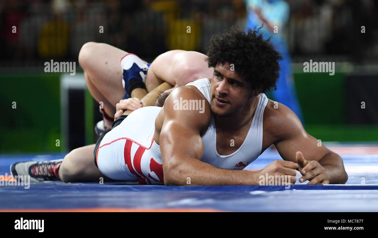 Queensland, Australia. 13th Apr, 2018. Leon Rattigan (ENG, red) and ...