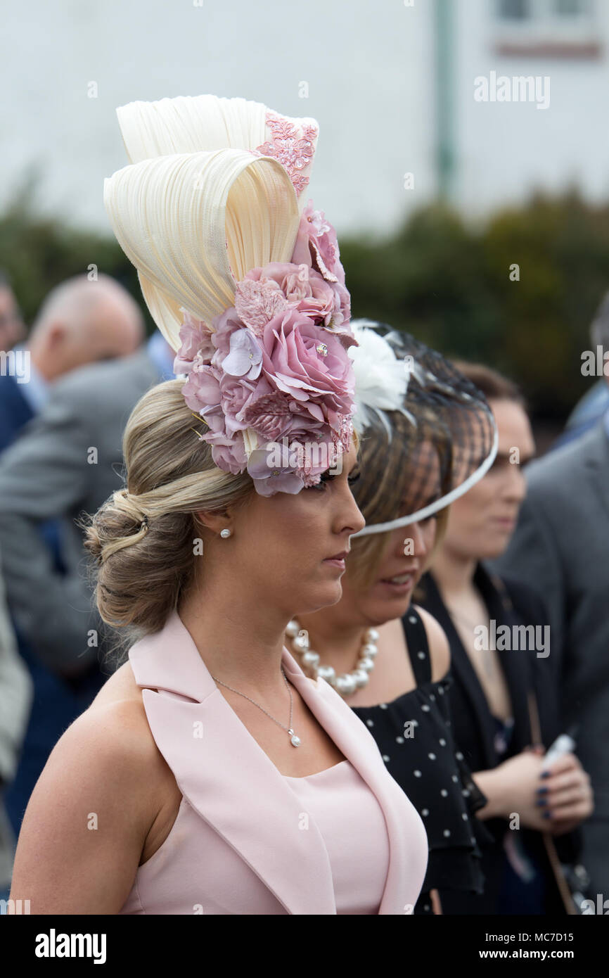 Aintree ladies day hi-res stock photography and images - Alamy