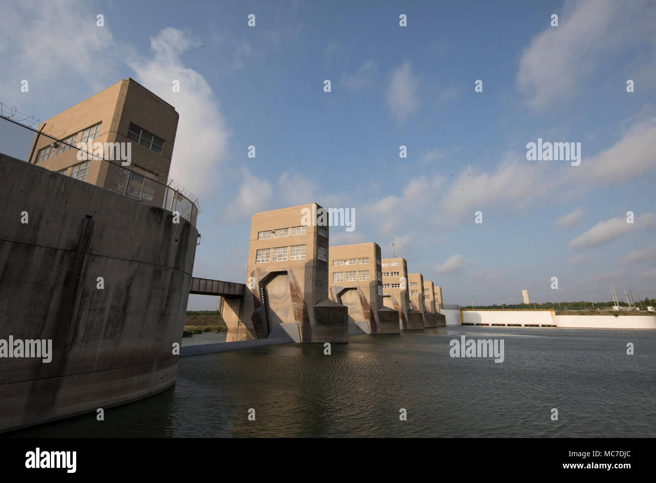 Anzalduas Dam on the Rio Grande River, on the international border ...