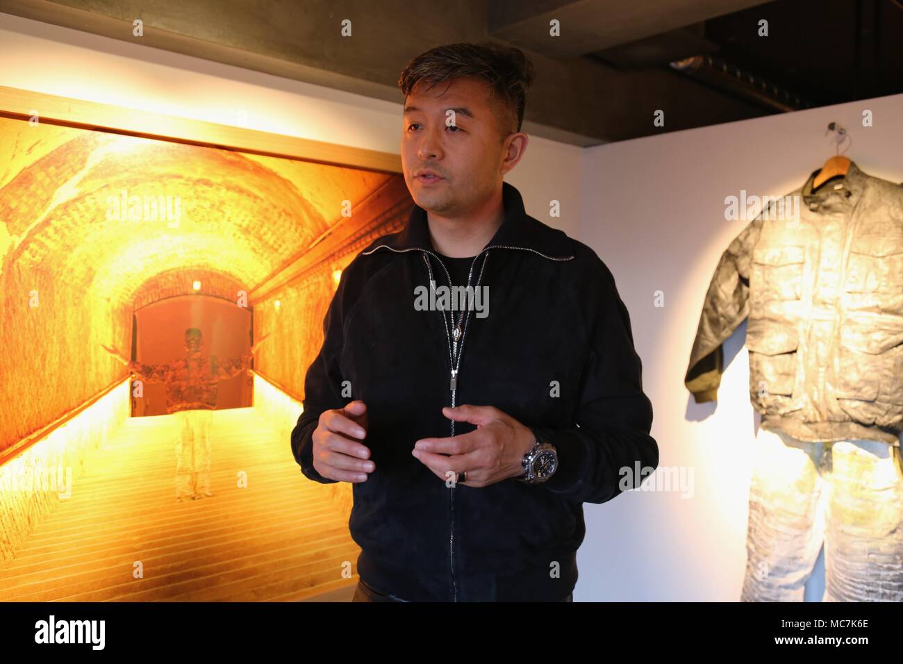 China liu bolin hi-res stock photography and images - Alamy