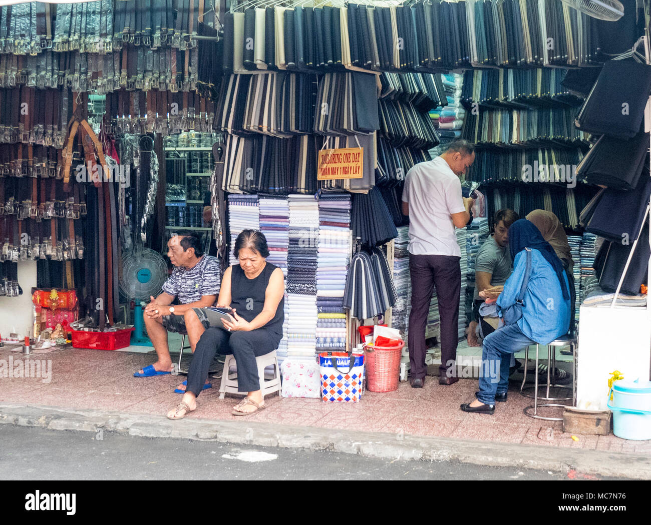 Vietnamese store hi-res stock photography and images - Alamy