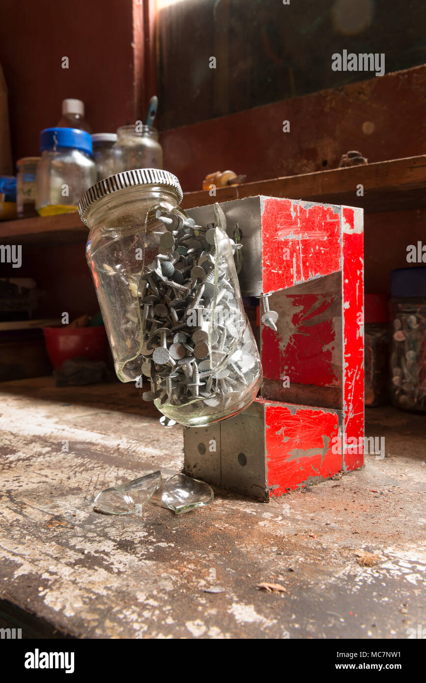 Metal stuck to magnet hi-res stock photography and images - Alamy