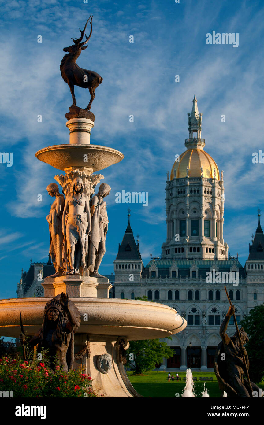 Connecticut State Capitol with Corning Fountain, Bushnell Park ...