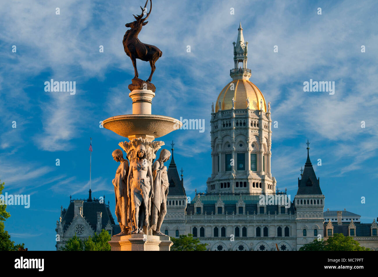 Connecticut State Capitol with Corning Fountain, Bushnell Park ...