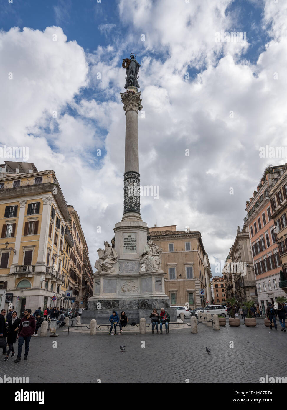 Statue of mary immaculate conception hi-res stock photography and images - Alamy
