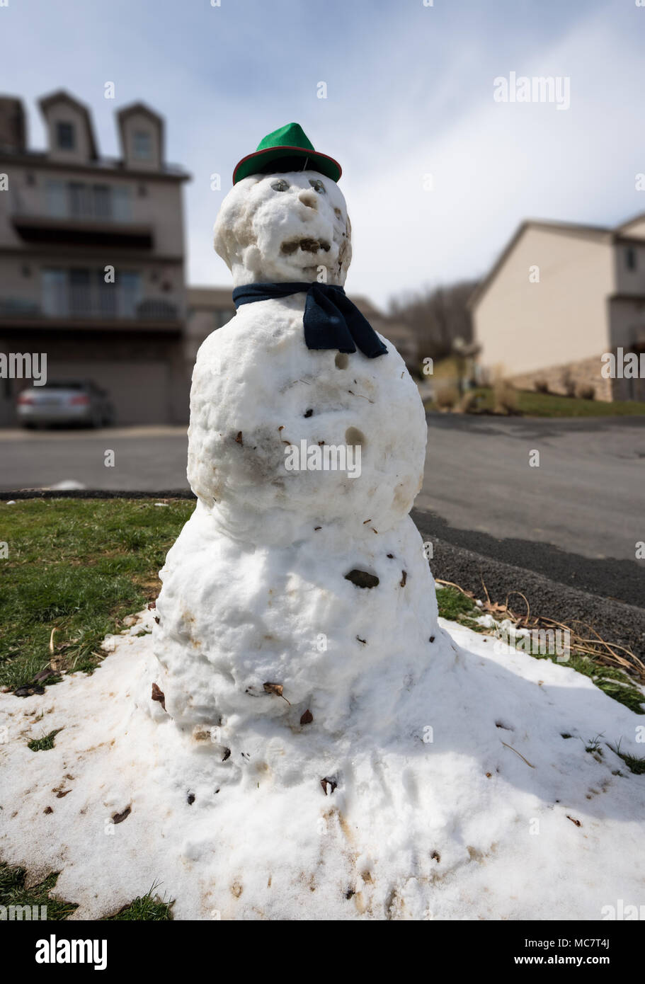 Melting snowman hi-res stock photography and images - Alamy