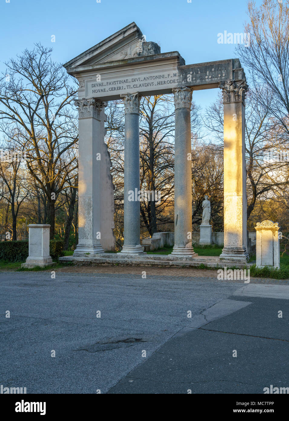 Replica roman temple ruins in Villa Borghese Stock Photo - Alamy