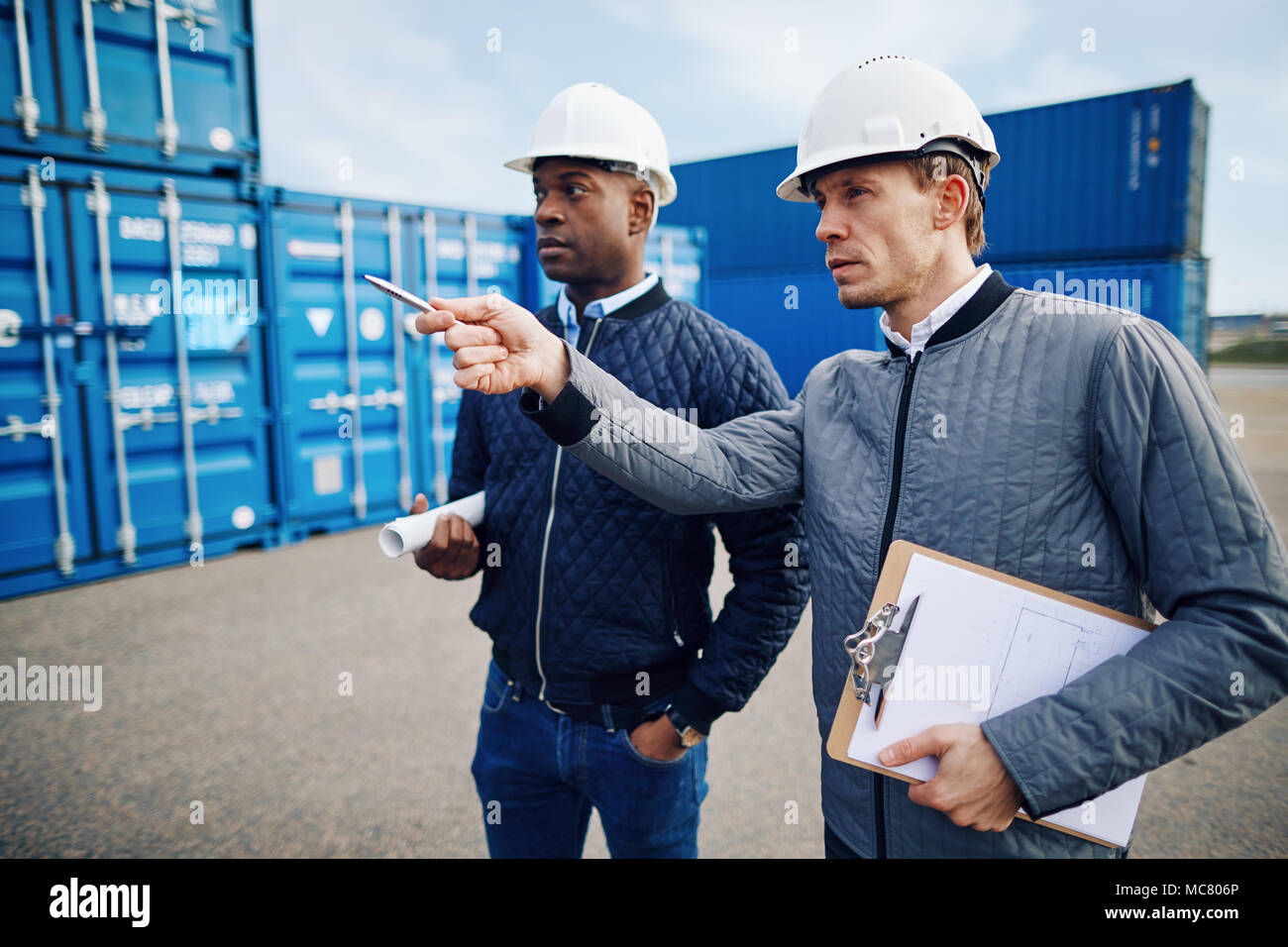 Inventory tracking hi-res stock photography and images - Alamy