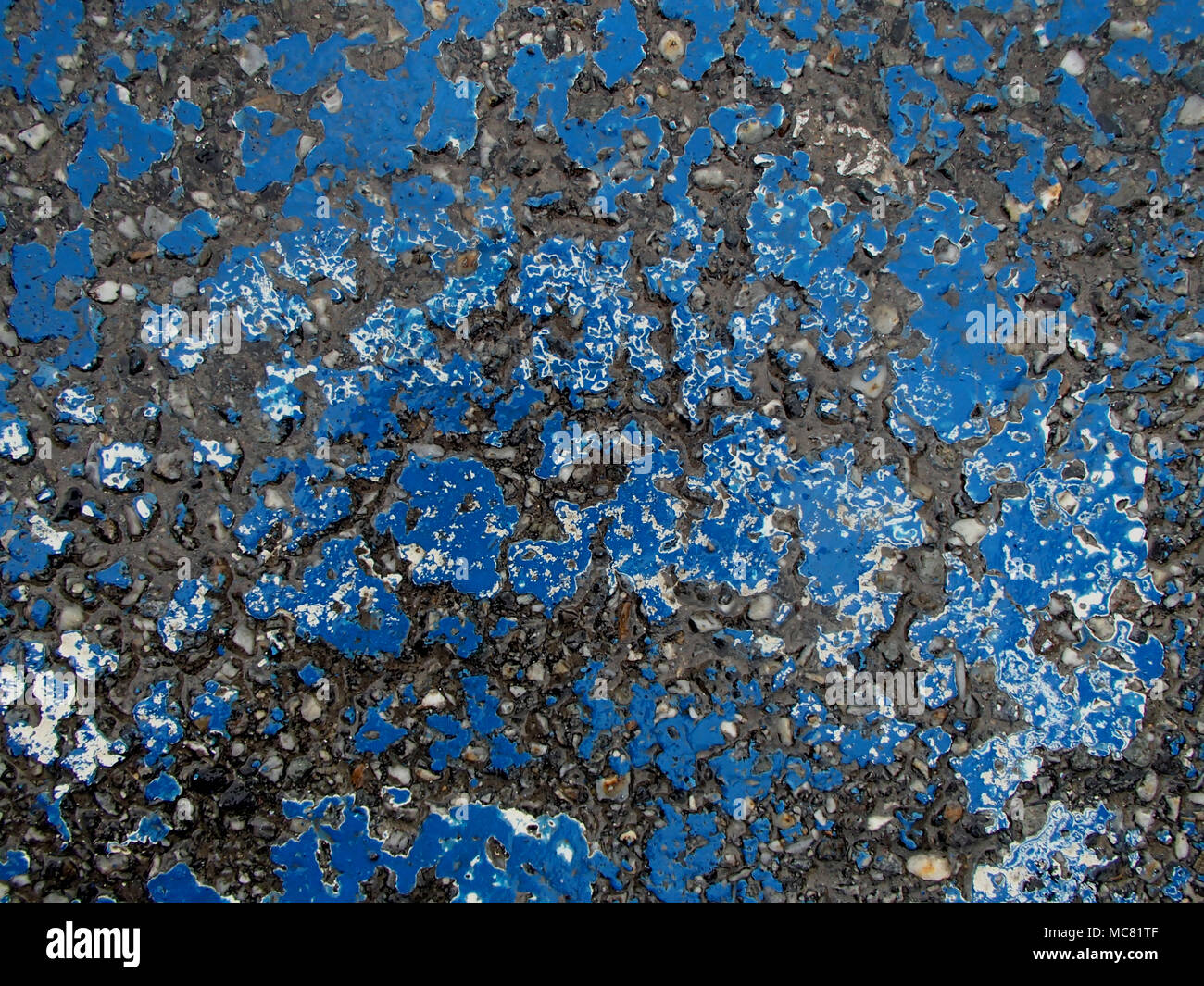 Wet blue paint hi-res stock photography and images - Alamy