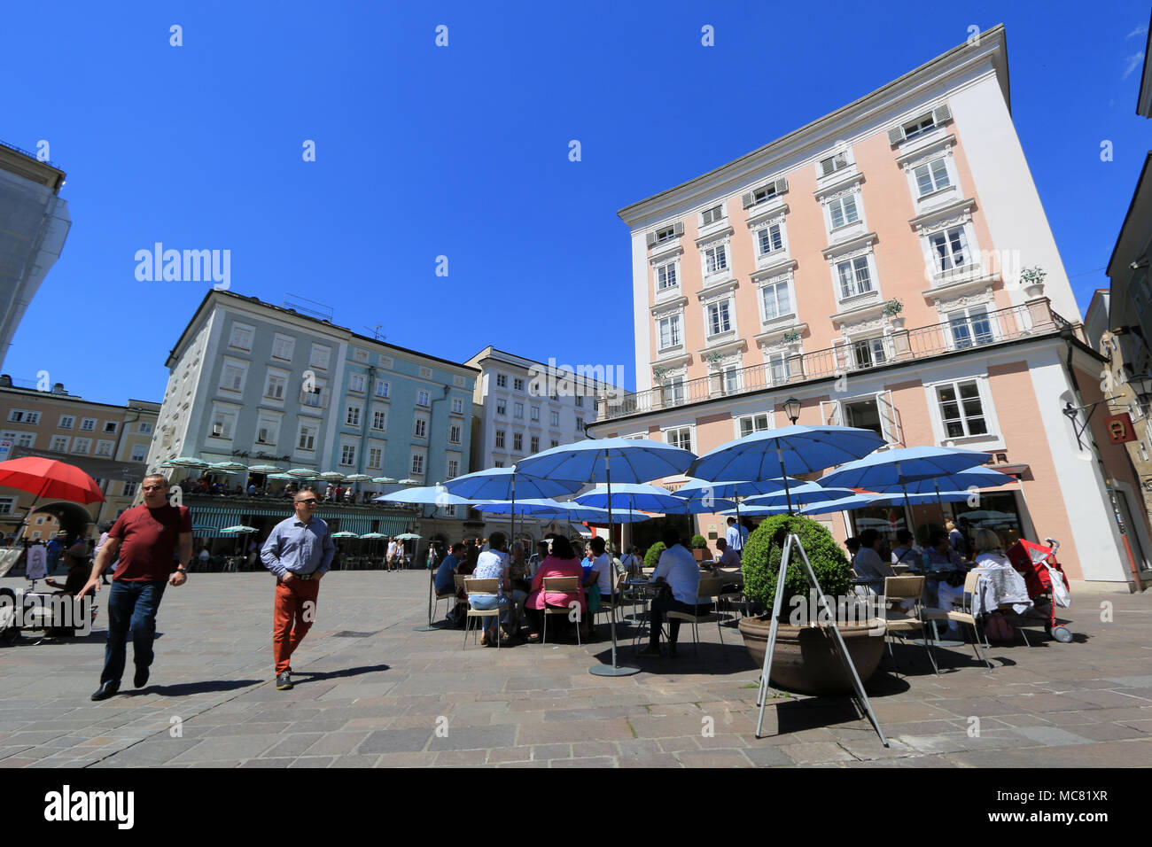 The so called "Alter Markt", a town square in the heart of Salzburg ...