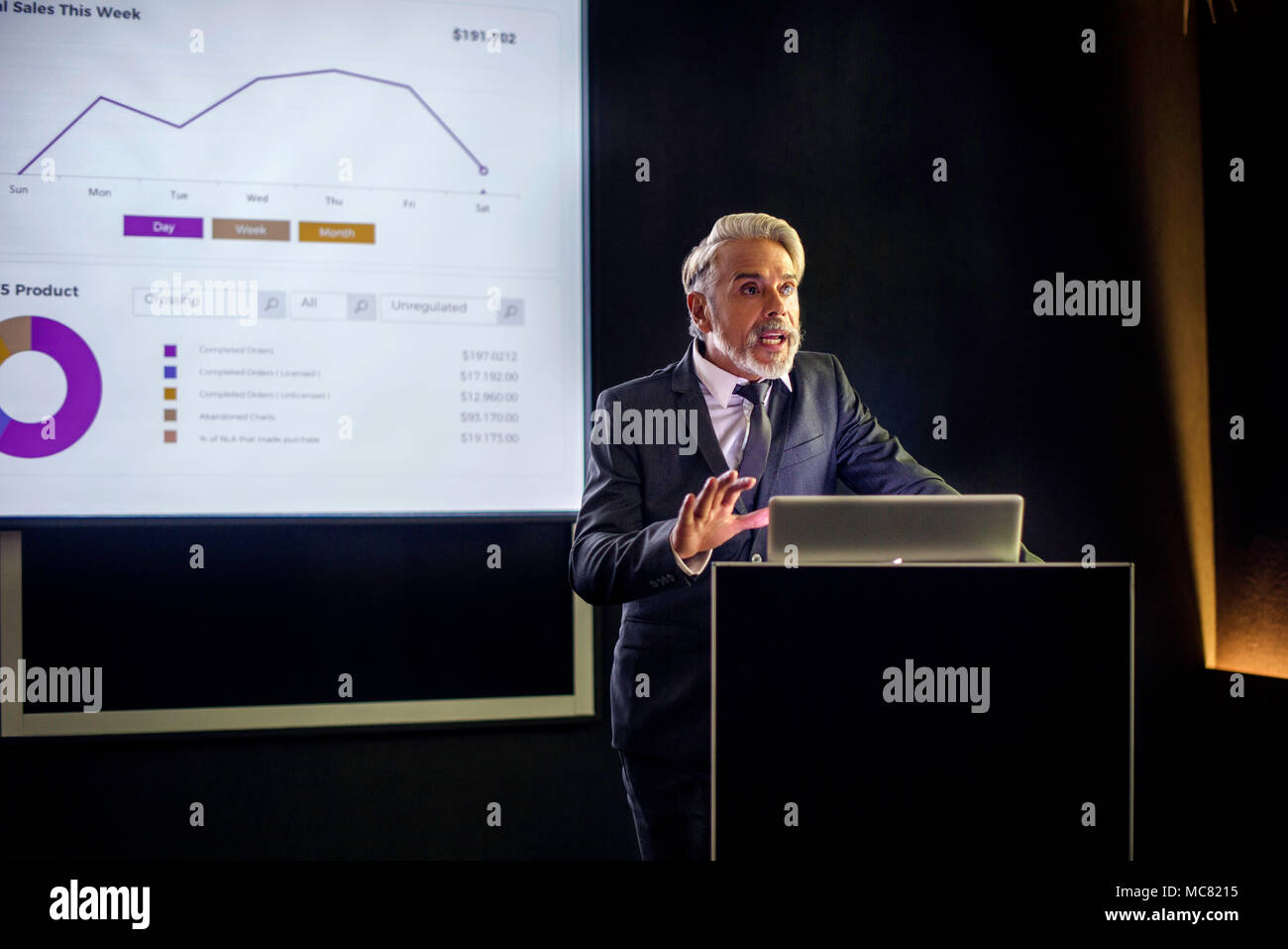 Presentation data speaker business hi-res stock photography and images ...