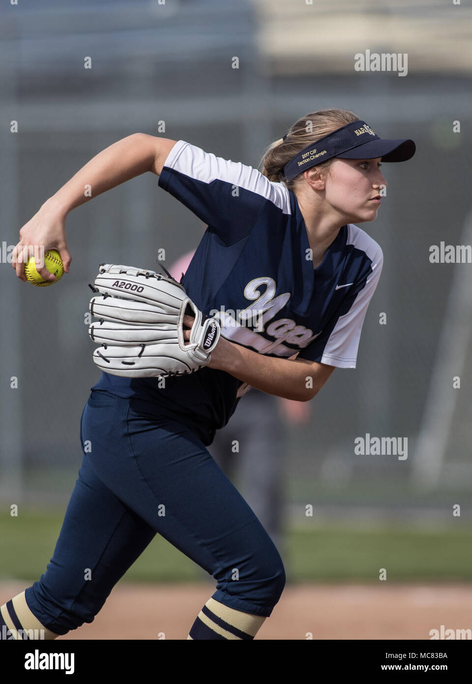 Girls high school softball game hi-res stock photography and images - Alamy