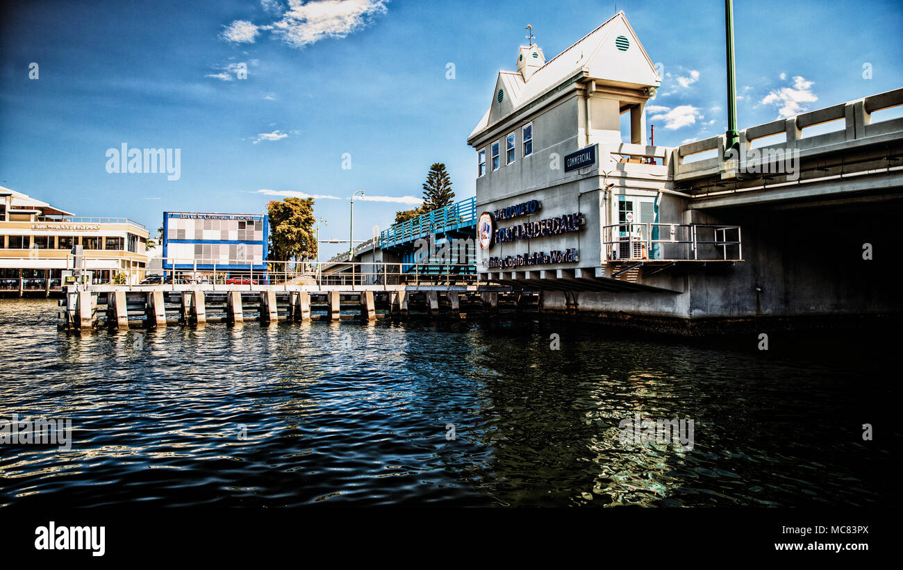 Wallpaper of windows 10 hi-res stock photography and images - Alamy