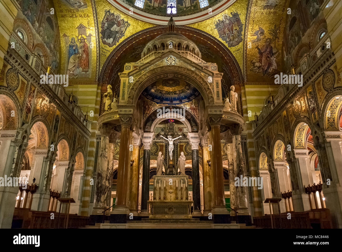 Saint Louis Basilica Main Altar - Largest Mosaic in Western World Stock ...