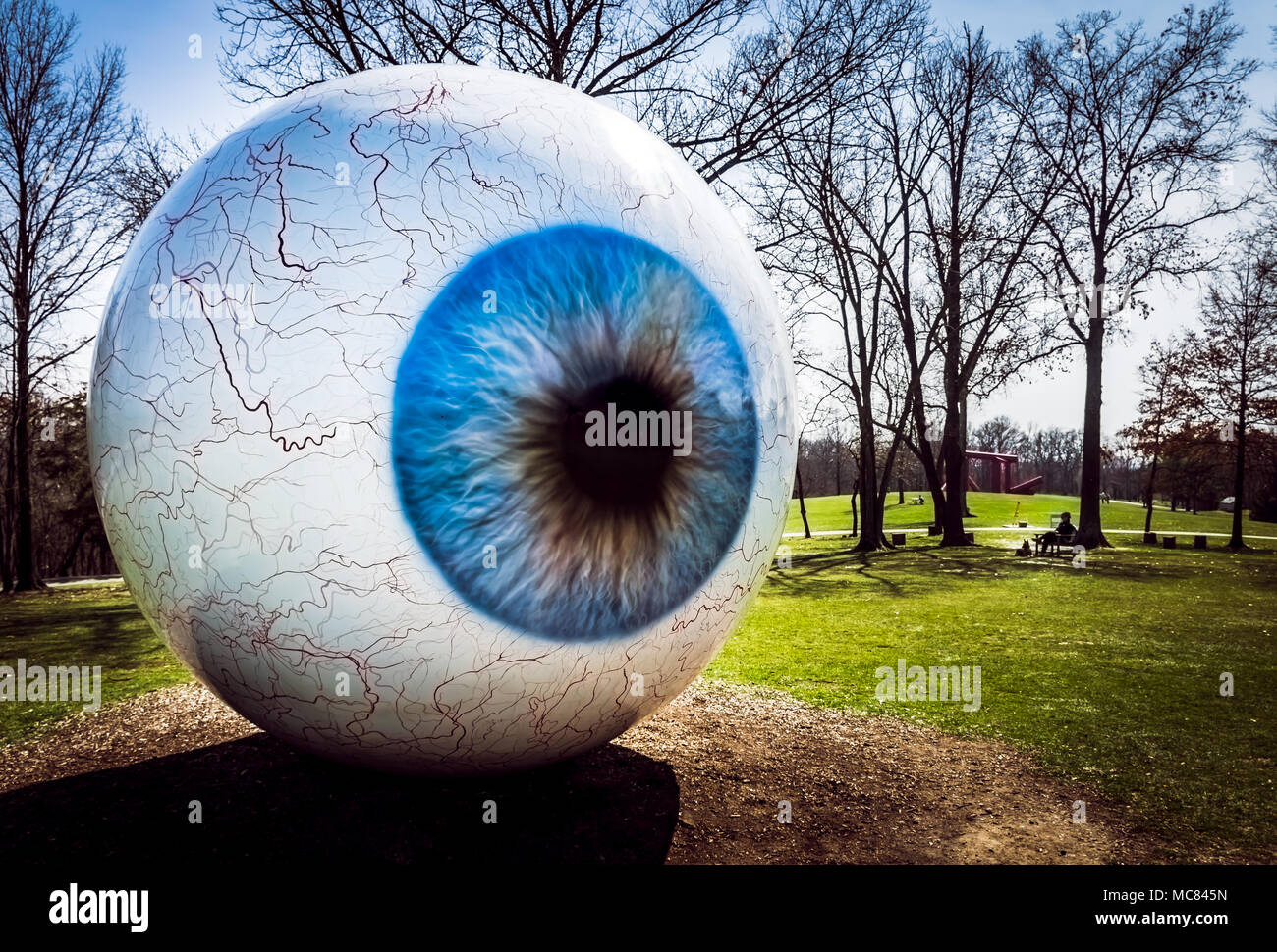 Giant eyeball sculpture hi-res stock photography and images - Alamy