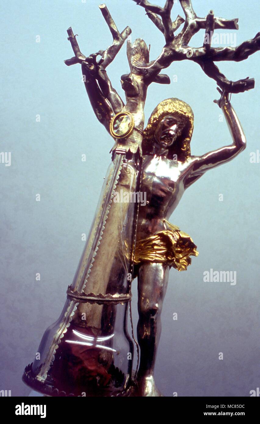 Relics in reliquary hi-res stock photography and images - Alamy