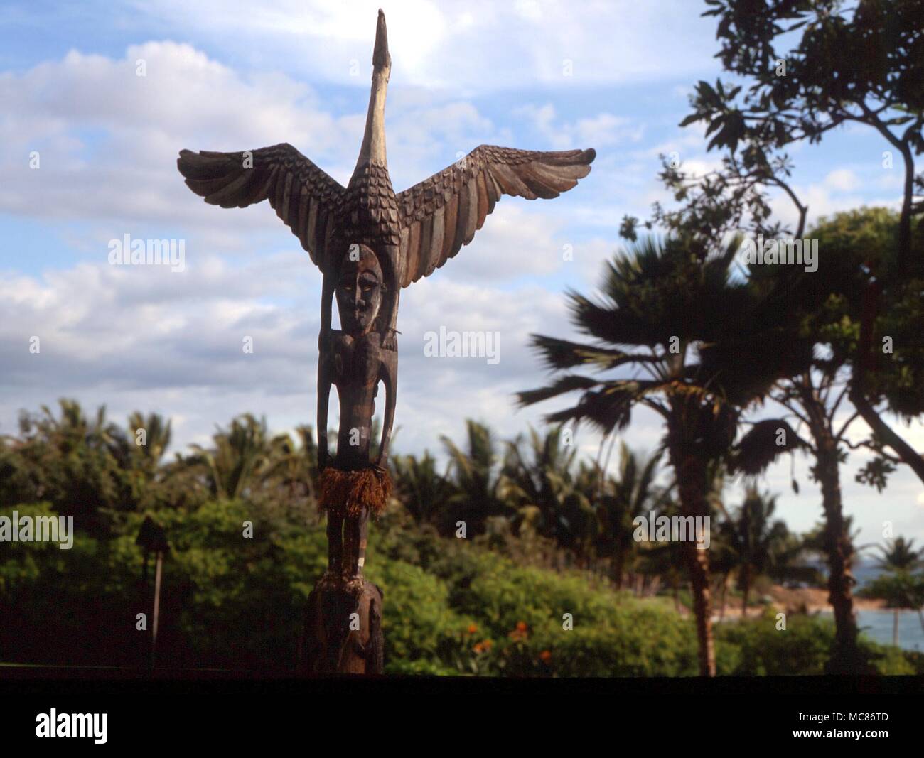 POLYNESIAN MYTHOLOGY Detail of Polynesian statue in private collection ...