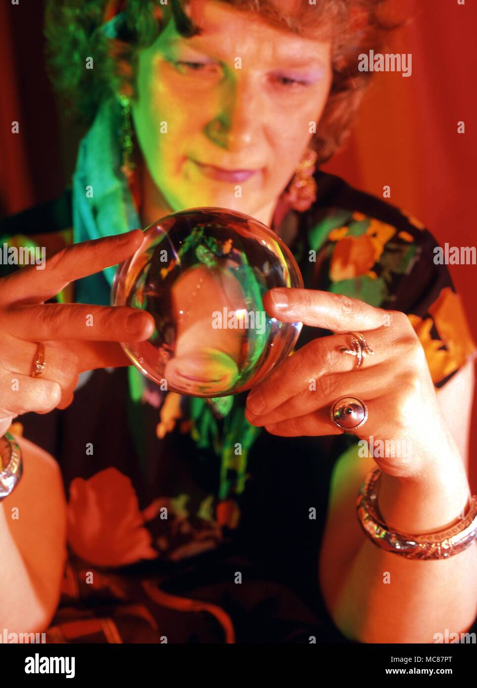 Crystal crystal crystal hi-res stock photography and images - Alamy