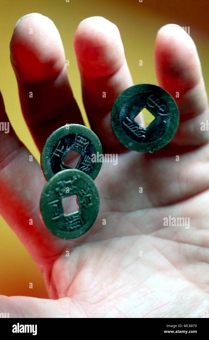 Hand i hand hi-res stock photography and images - Alamy