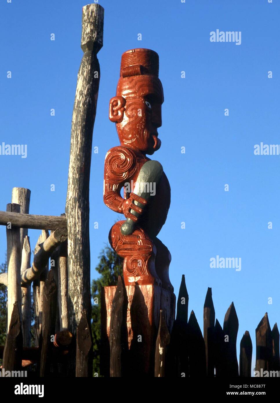 MAORI Painted guardian figure Stock Photo - Alamy