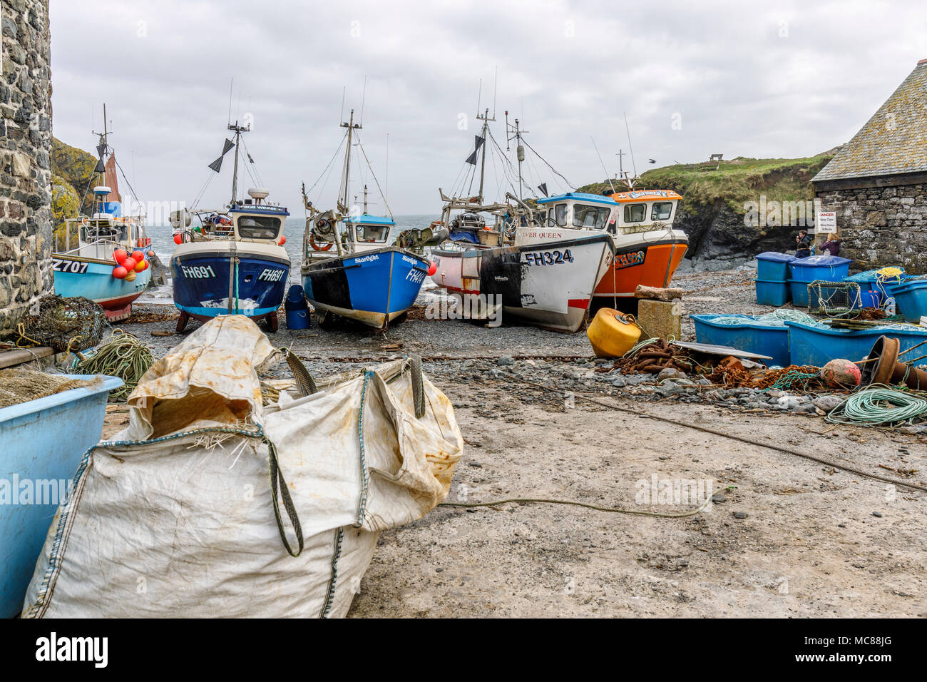 Inshore fishing boats hi-res stock photography and images - Alamy