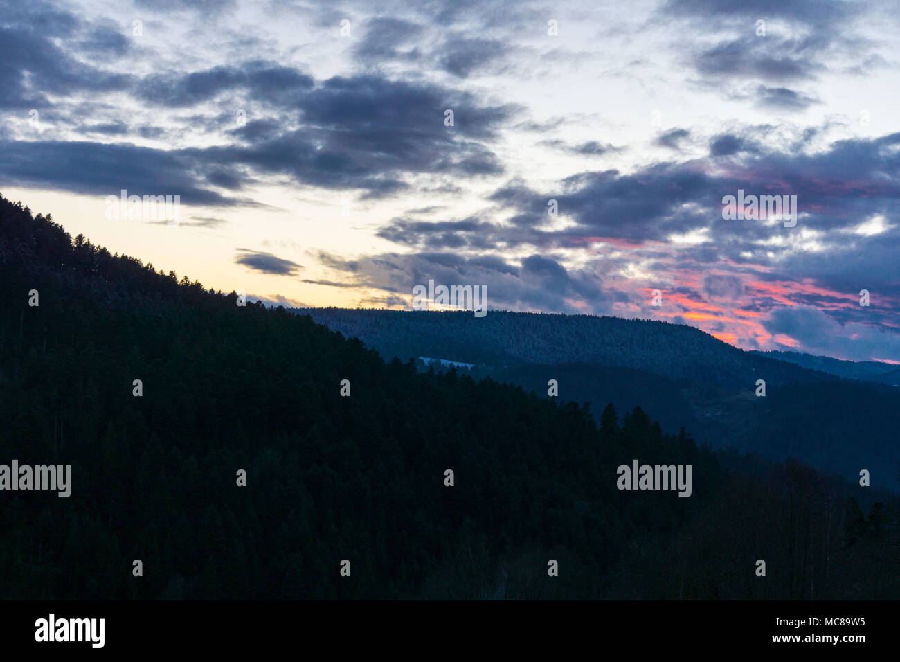 Fire red dawn sky forest hi-res stock photography and images - Alamy